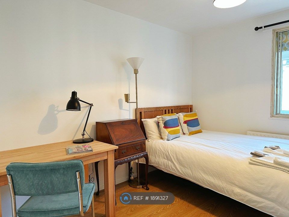 3 bed flat to rent in Yeldham Road, London W6, £3,495 pcm - Zoopla