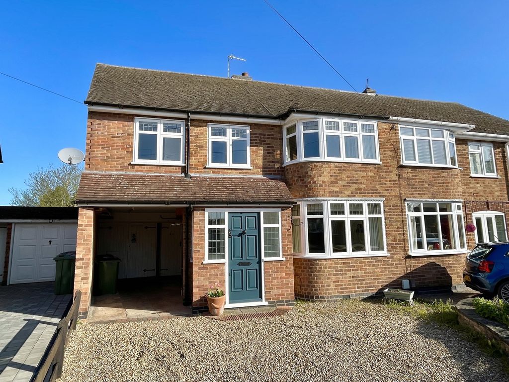 4 Bed Semi Detached House For Sale In The Fairway Blaby Leicester