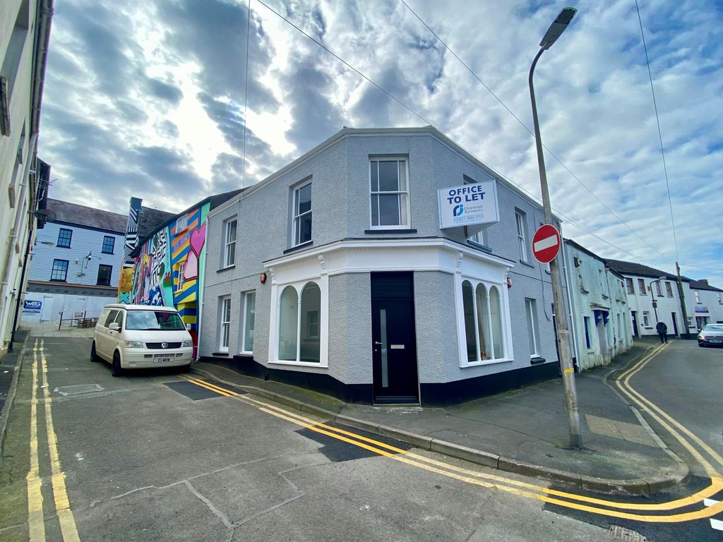 Office to let in 10 Woods Row, Carmarthen SA31, £8,000 pa - Zoopla