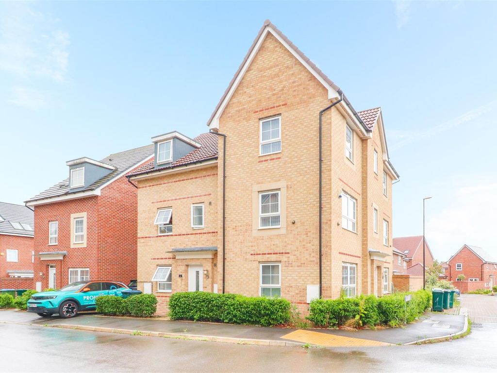 5 bed semi-detached house to rent in Brambling Avenue, Coventry CV4, £ ...