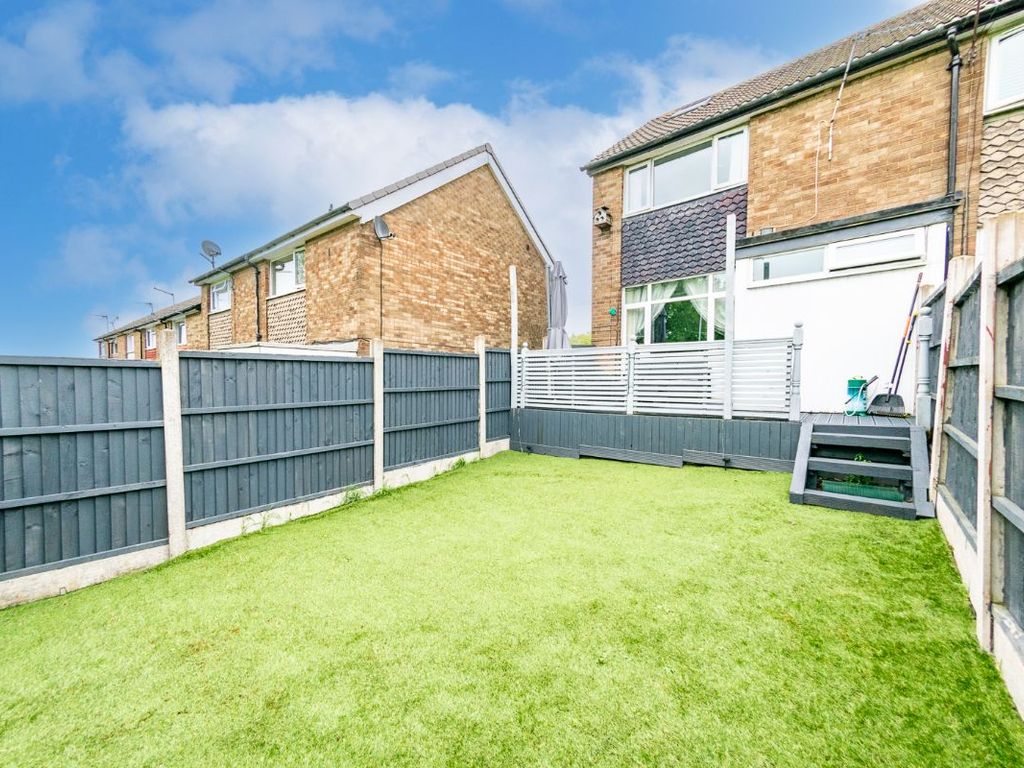 3 Bed End Terrace House For Sale In Heathcroft Crescent Beeston Leeds