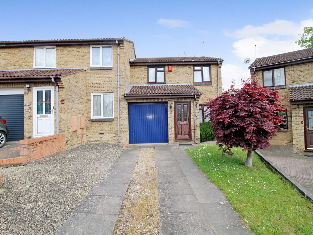 3 Bed End Terrace House For Sale In Hermitage Close Farnborough Gu14