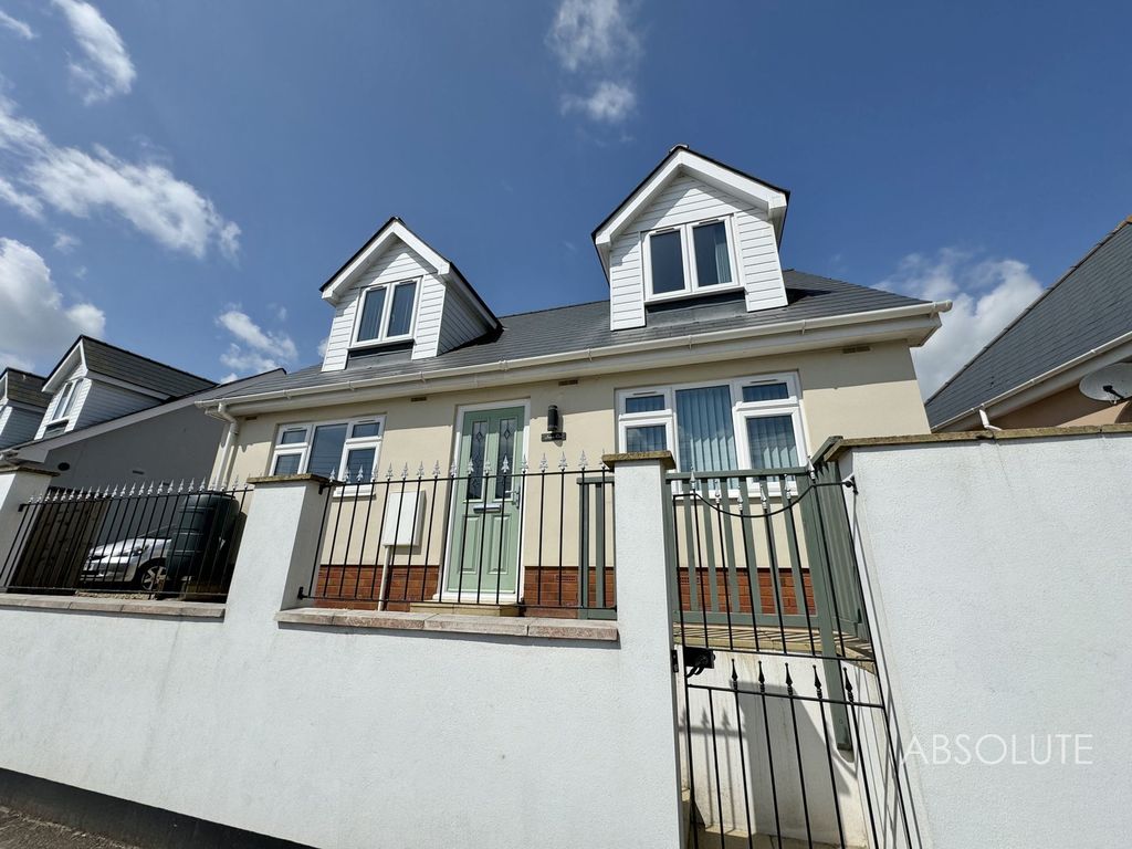 3 bed detached house to rent in Warren Road, Dawlish Warren EX7, £1,500 ...