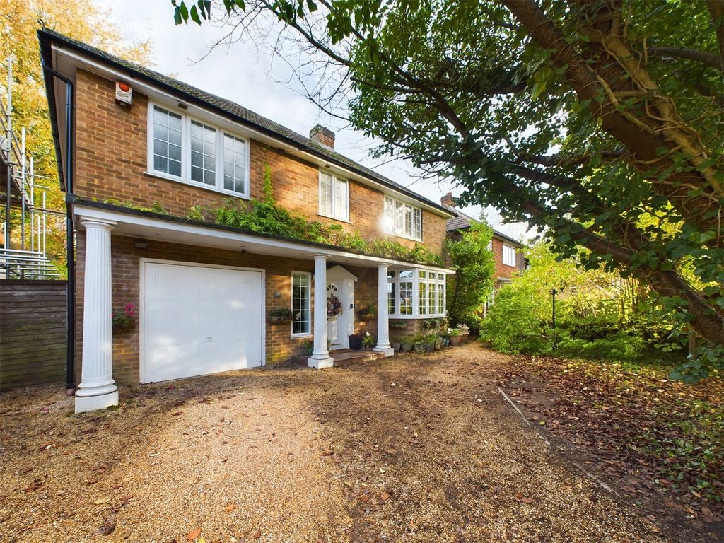 4 Bed Detached House For Sale In Salisbury Road Farnborough Hampshire
