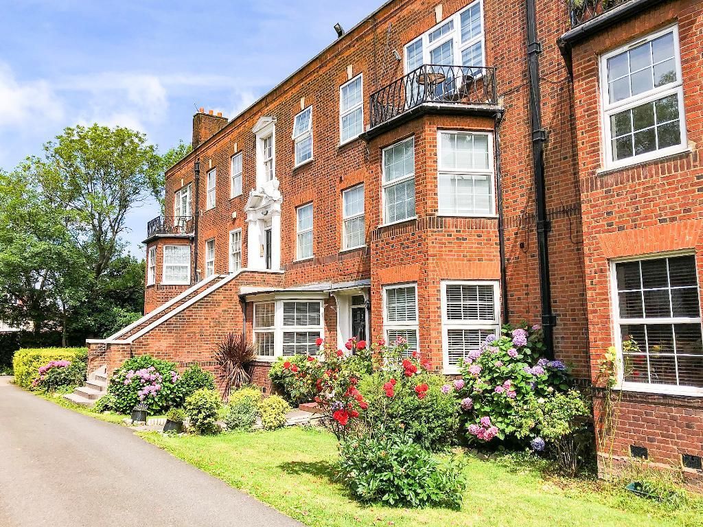 2 bed flat for sale in Hocroft Court, Hendon Way, London NW2 - Zoopla