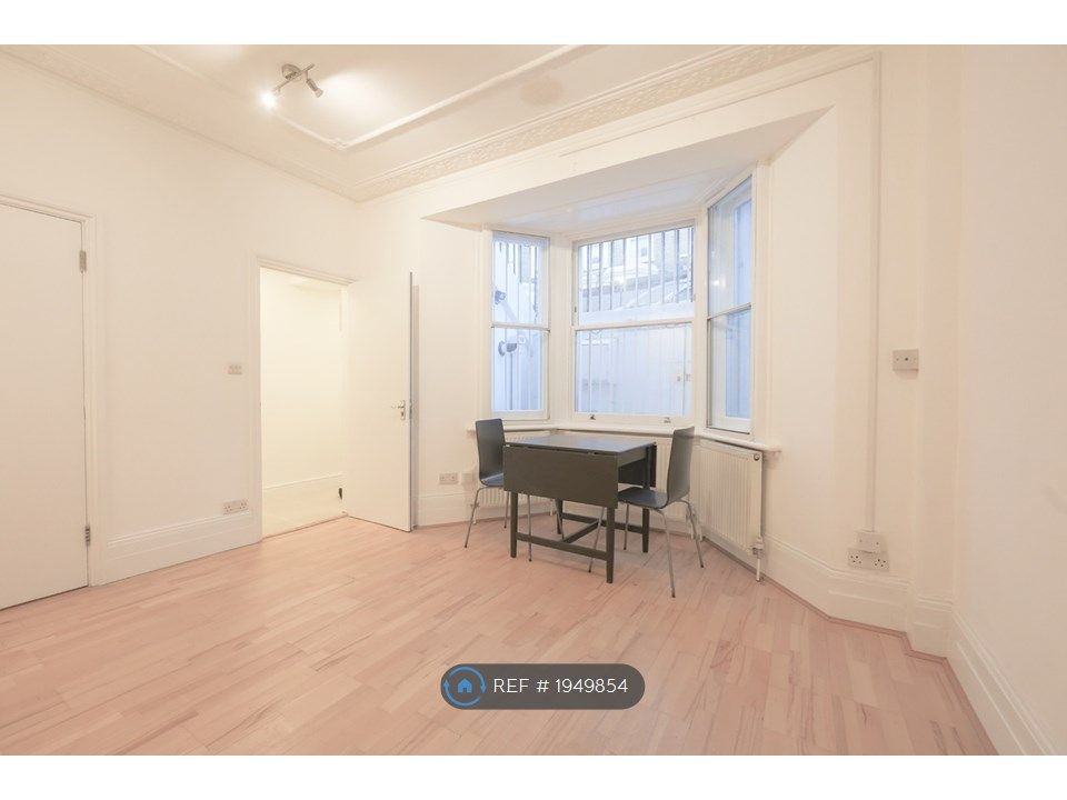 Studio to rent in Finborough Road, London SW10, £1,200 pcm - Zoopla
