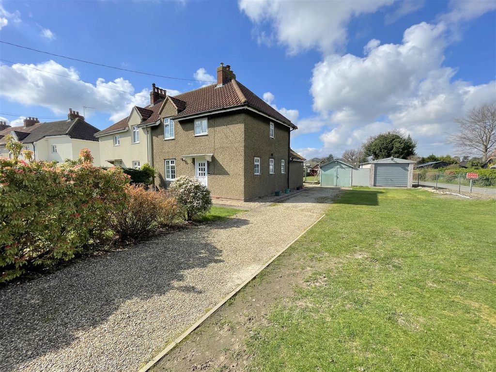 3 Bed Semi Detached House For Sale In Ipswich Road Holbrook Ipswich