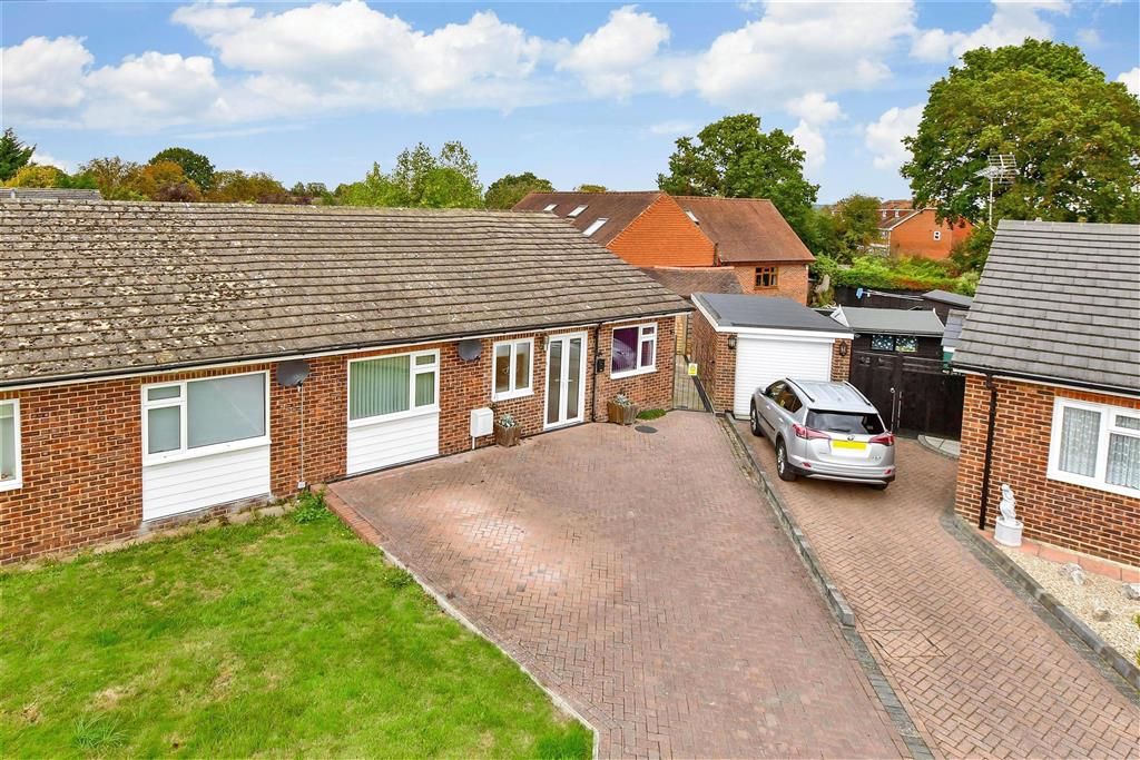 2 Bed Semi Detached Bungalow For Sale In Walnut Close Paddock Wood