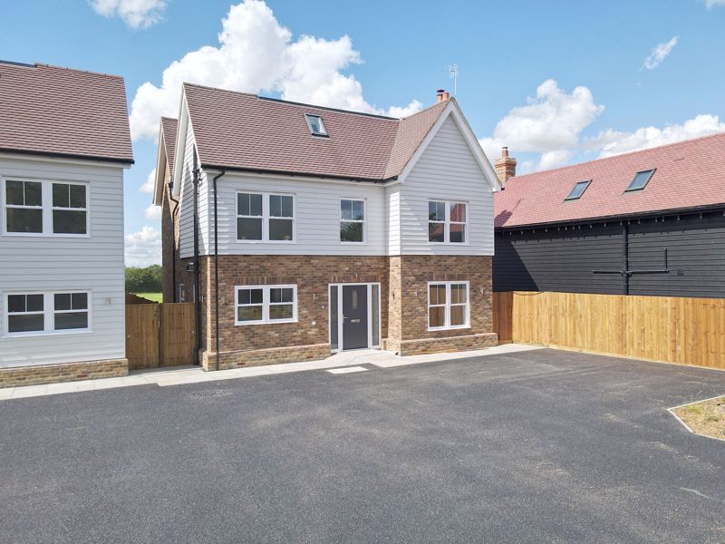 5 bed detached house for sale in Grove Lane, Chigwell IG7, £1,400,000 ...