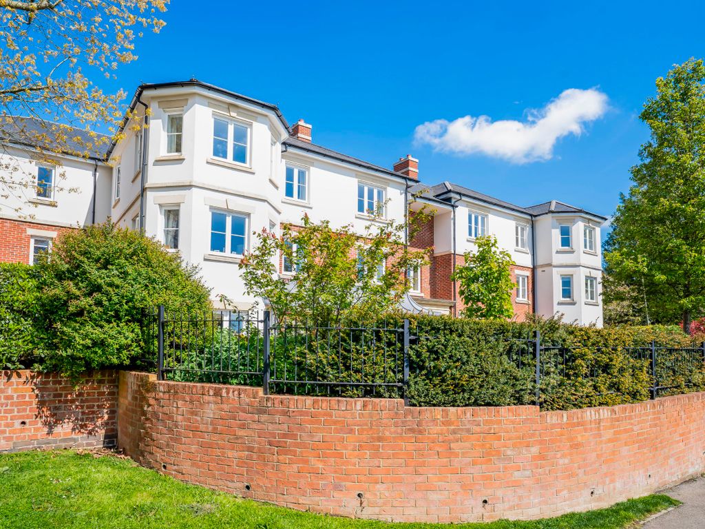 2 bed flat for sale in Horsley Place, Cranbrook, Kent TN17, £395,000 ...