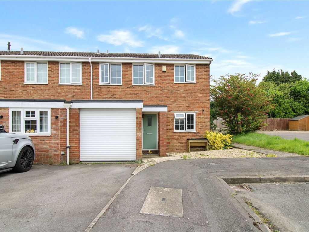 3 Bed End Terrace House For Sale In Larchmore Close Greenmeadow