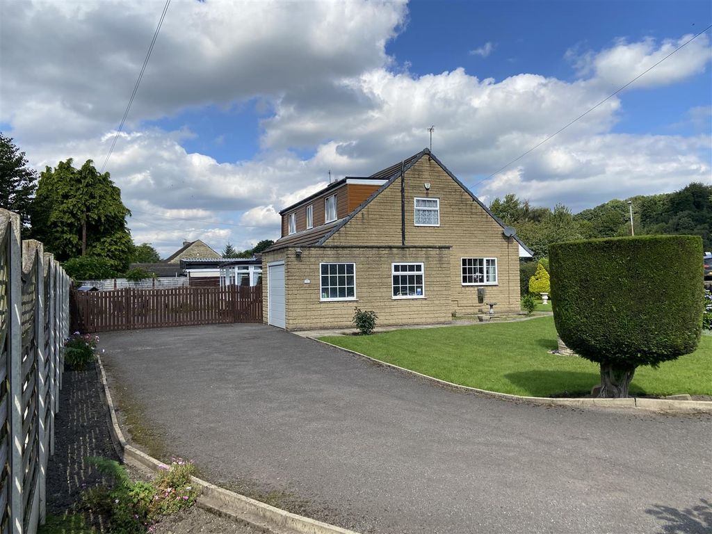 4 Bed Detached Bungalow For Sale In Wood Lane Mirfield Wf14 £400 000