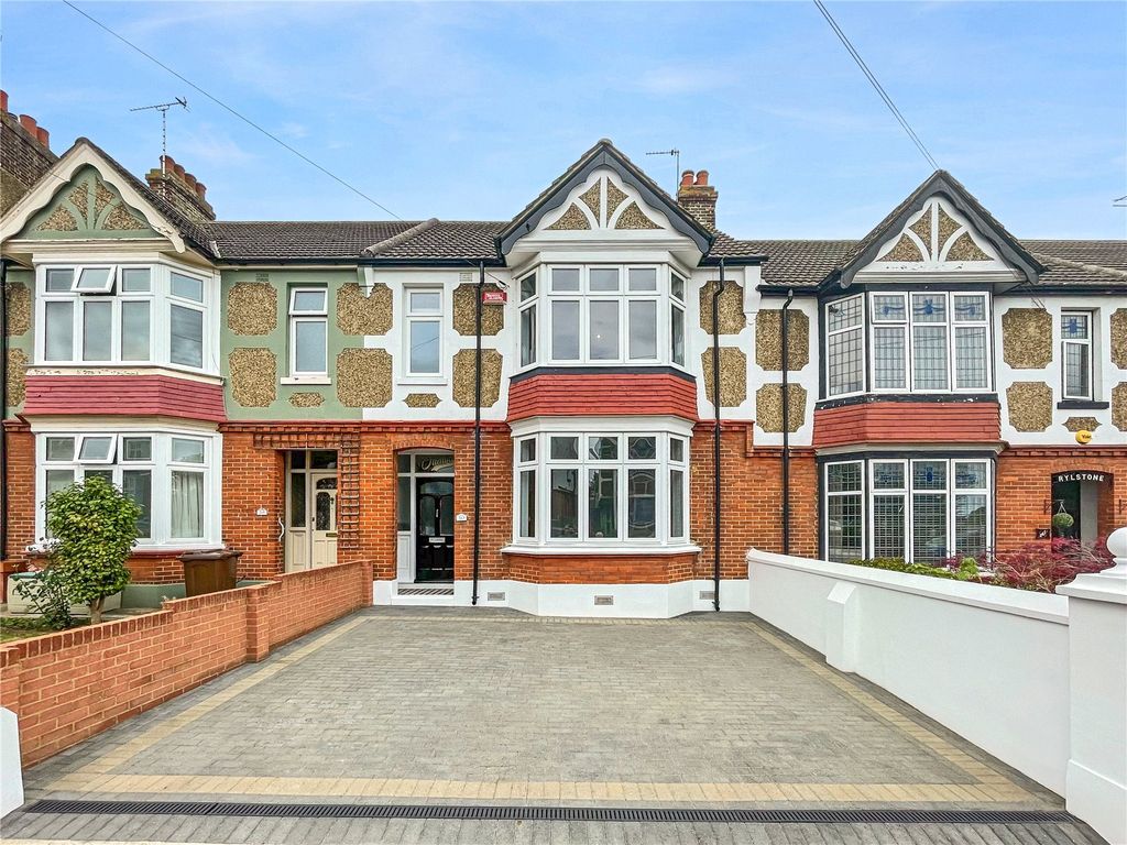 3 Bed Terraced House For Sale In Barnsole Road Gillingham Kent Me7
