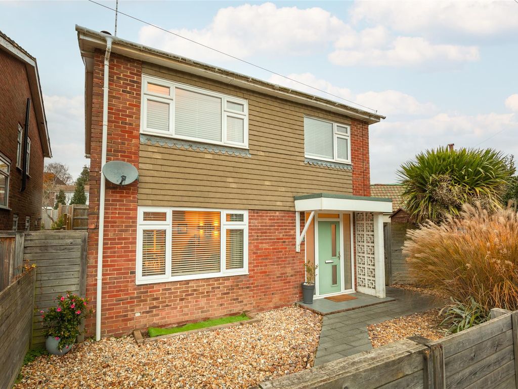 4 Bed Detached House For Sale In Carden Avenue Brighton Bn1 £600 000