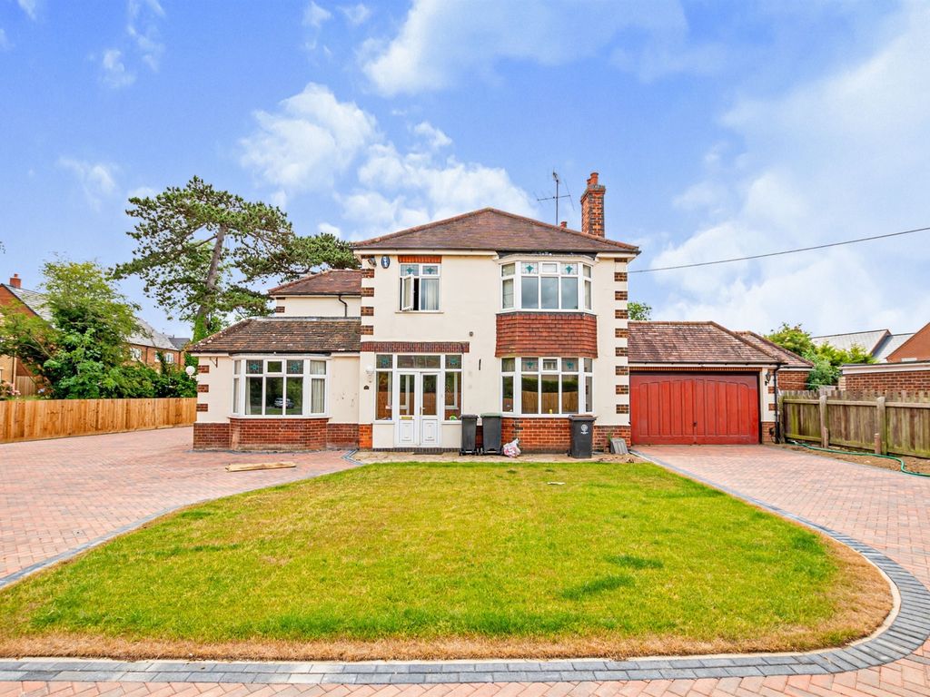 4 bed detached house for sale in North Street, Raunds, Wellingborough ...