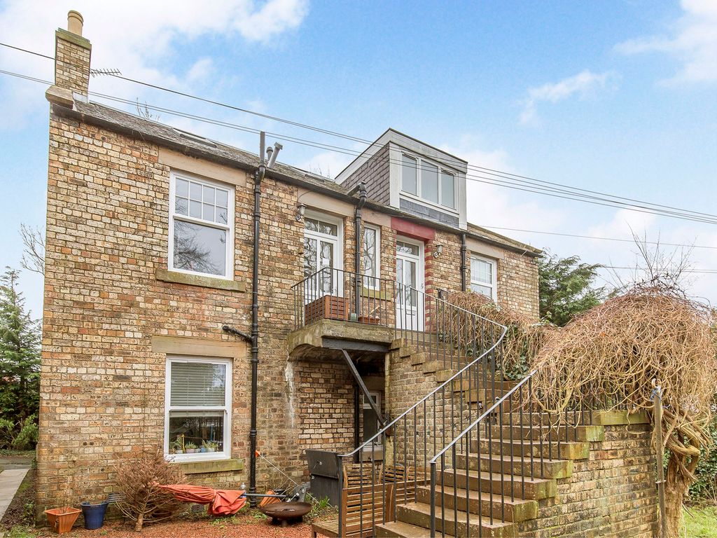 2 bed flat for sale in 5 Juniperlee, Juniper Green EH14, £250,000 - Zoopla