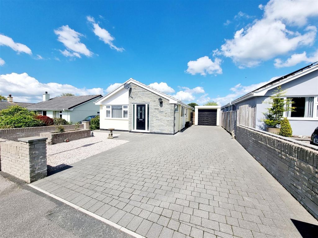 3 bed detached bungalow for sale in Menheniot Crescent, Langore ...