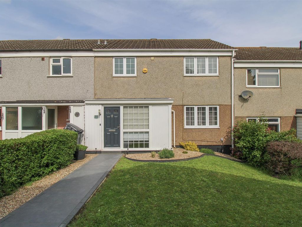 4 bed terraced house for sale in Fennells, Harlow CM19 - Zoopla