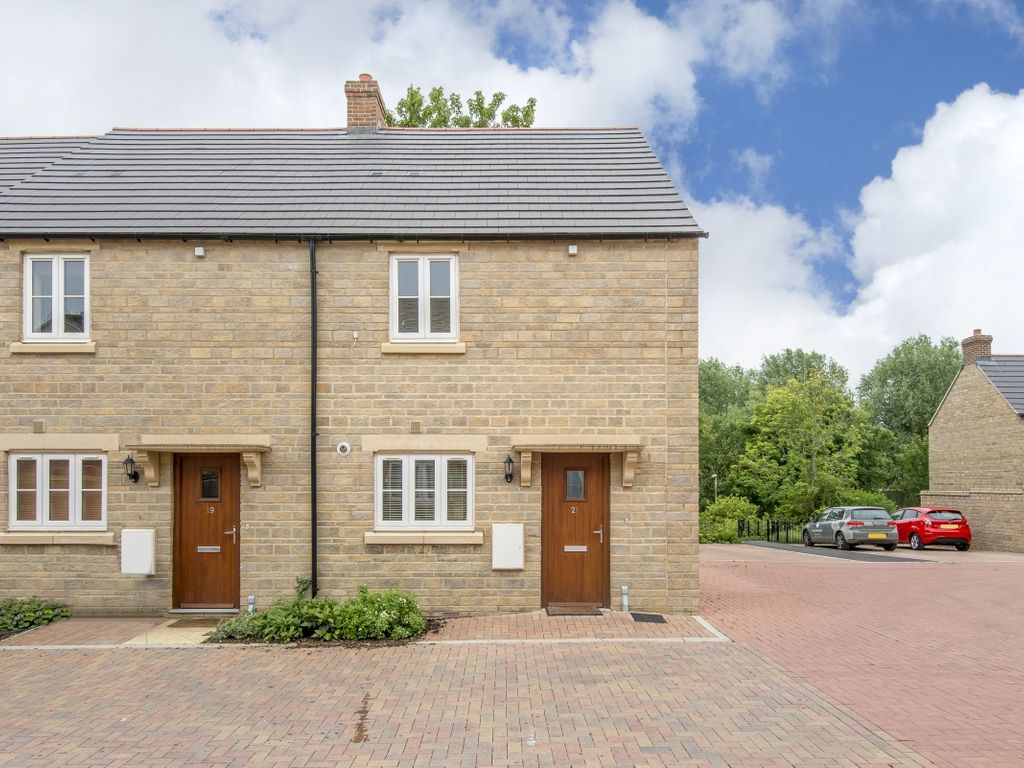 2 Bed End Terrace House To Rent In Willowbank Witney Ox28 £1 250 Pcm