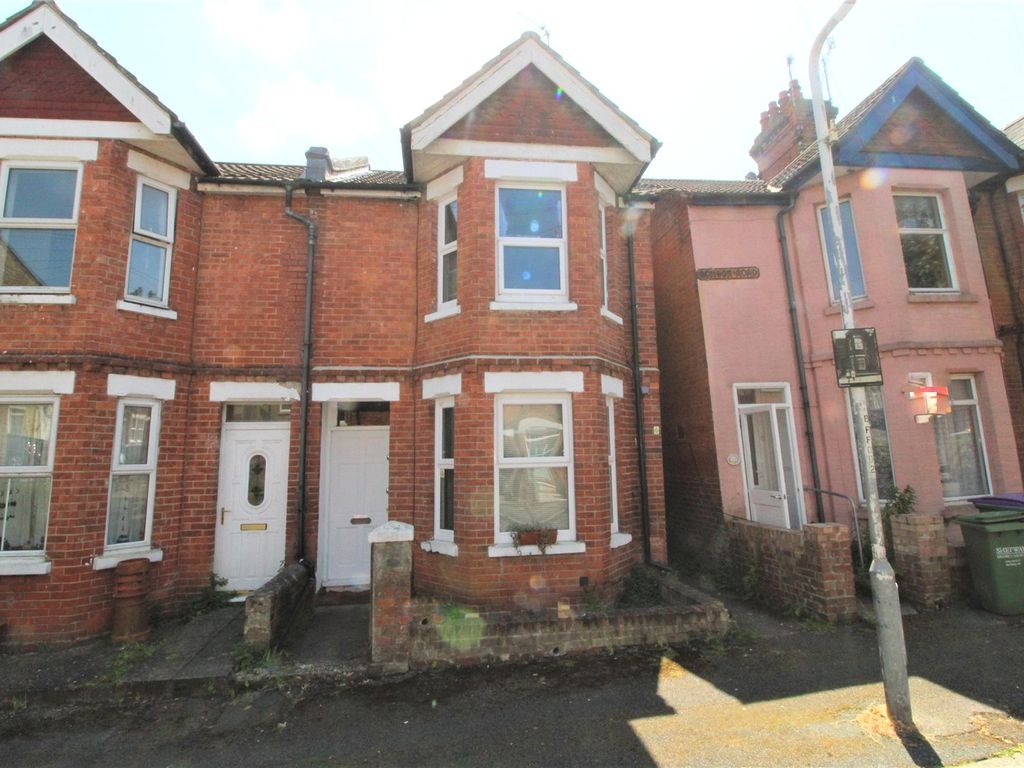 3 bed terraced house to rent in Bonsor Road, Folkestone, Kent CT19 - Zoopla