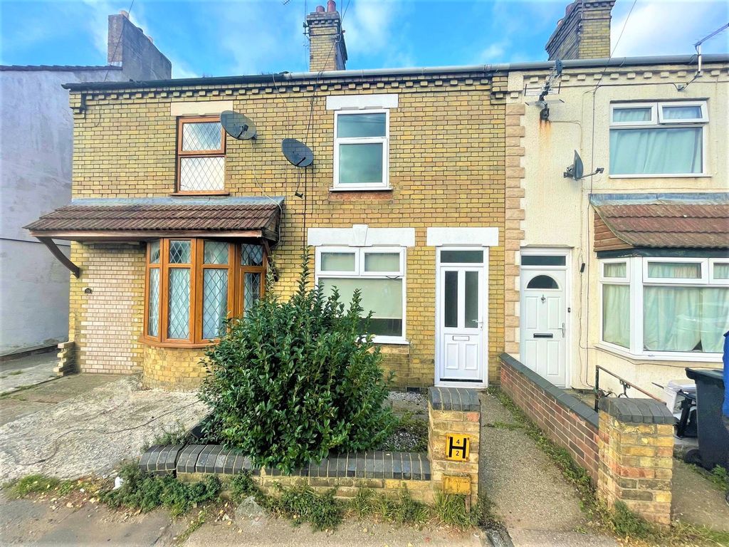 3 bed terraced house for sale in Fengate, Peterborough PE1 - Zoopla