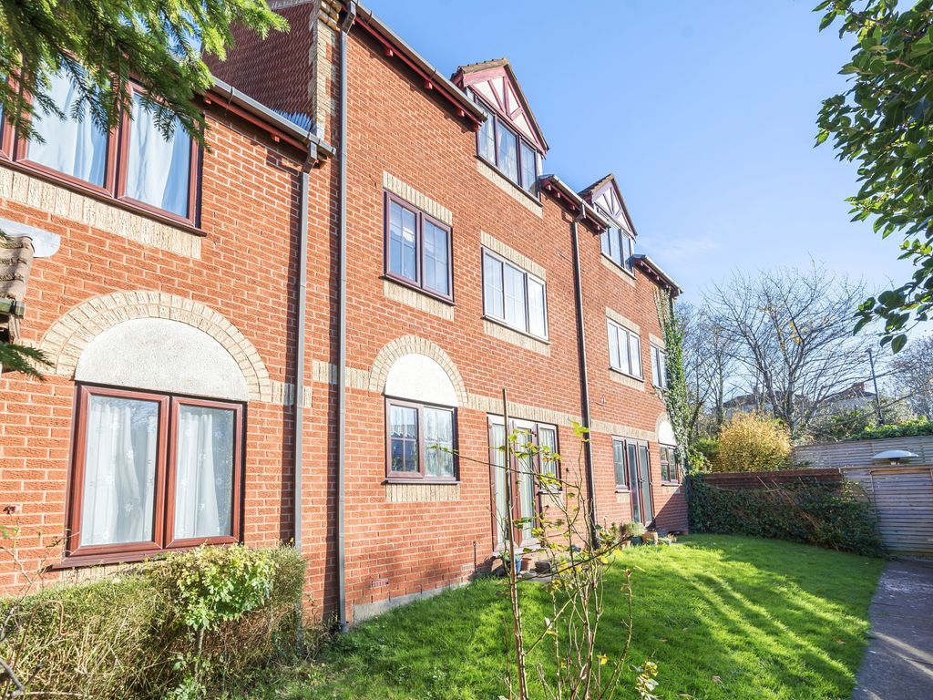 1 bed flat for sale in Clay Bottom, Bristol BS5, £185,000 - Zoopla