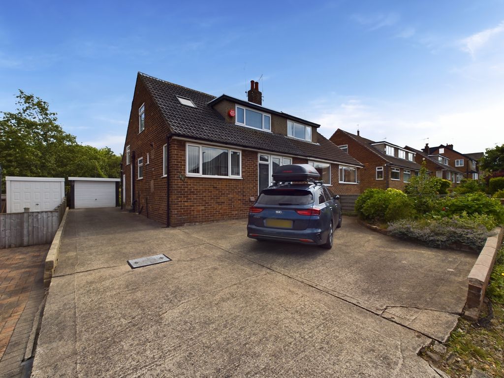 3 Bed Semi Detached House For Sale In The Fairway Stanningley Pudsey