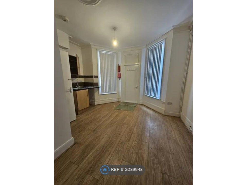 Studio to rent in Ickburgh Road, London E5, £1,400 pcm - Zoopla
