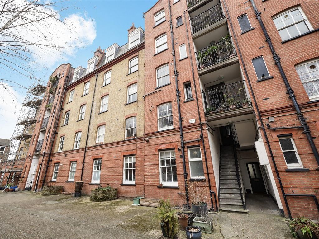 1 bed flat for sale in Mendip House, Welwyn Street, Bethnal Green E2, £ ...