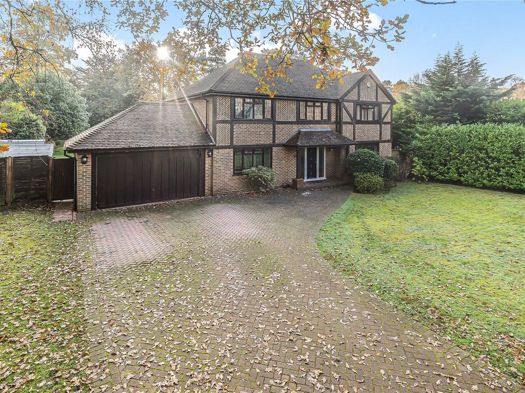 5 bed detached house for sale in Fox Way, Ewshot, Farnham, Surrey GU10 ...