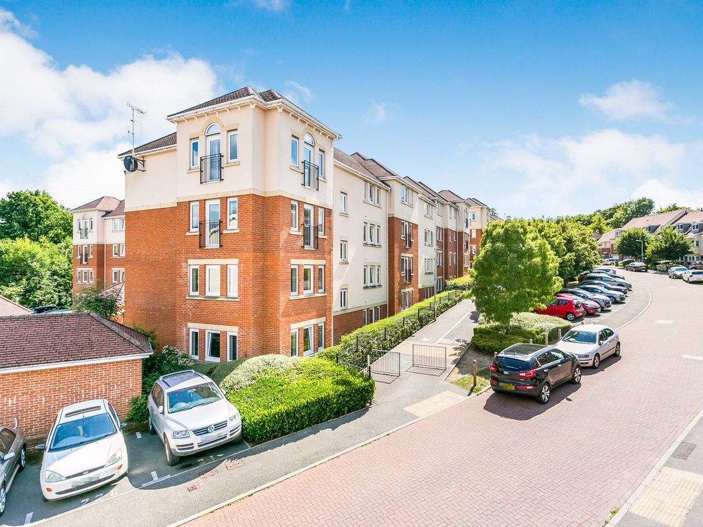 1 bed flat to rent in Queripel Close, Tunbridge Wells TN2, £1,100 pcm ...