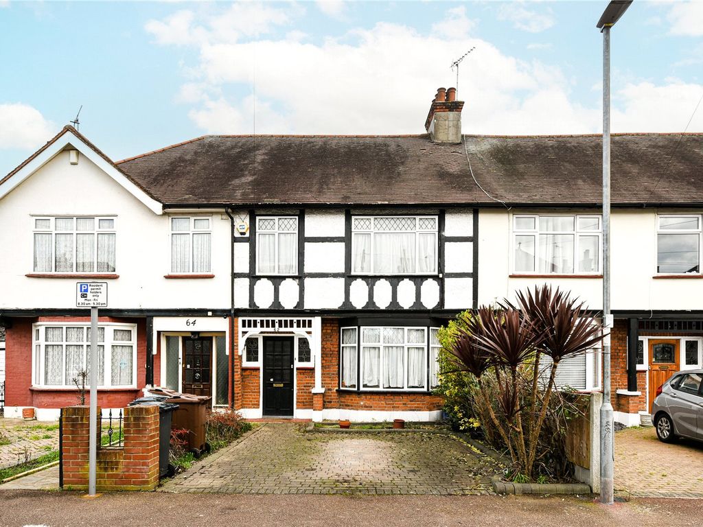 3 Bed Terraced House For Sale In Ashton Gardens Chadwell Heath Rm6 £