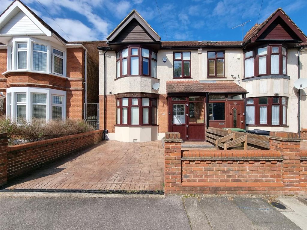 4 Bed End Terrace House For Sale In Aberdour Road Goodmayes Ilford