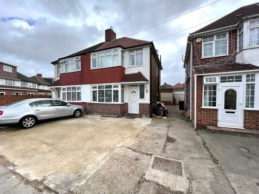 3 bed semi-detached house for sale in Hadley Gardens, Norwood Green UB2 ...
