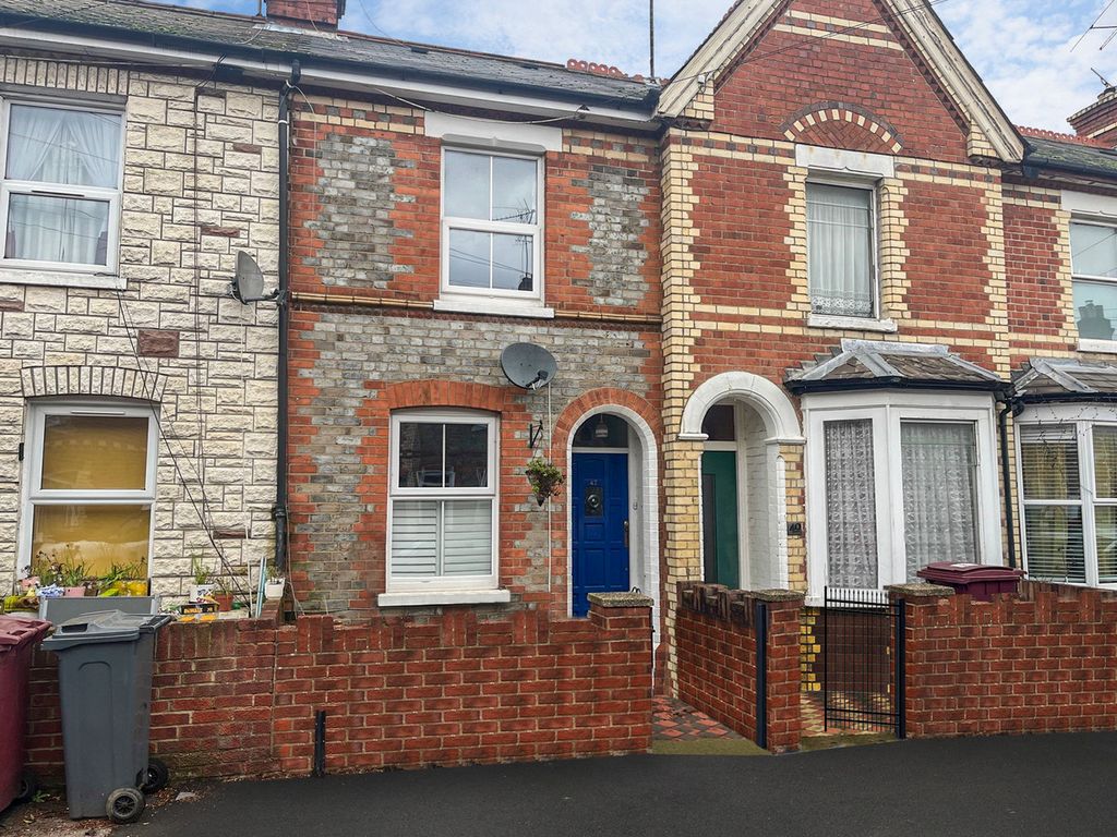 2 bed terraced house to rent in Norton Road, Reading RG1, £1,400 pcm - Zoopla