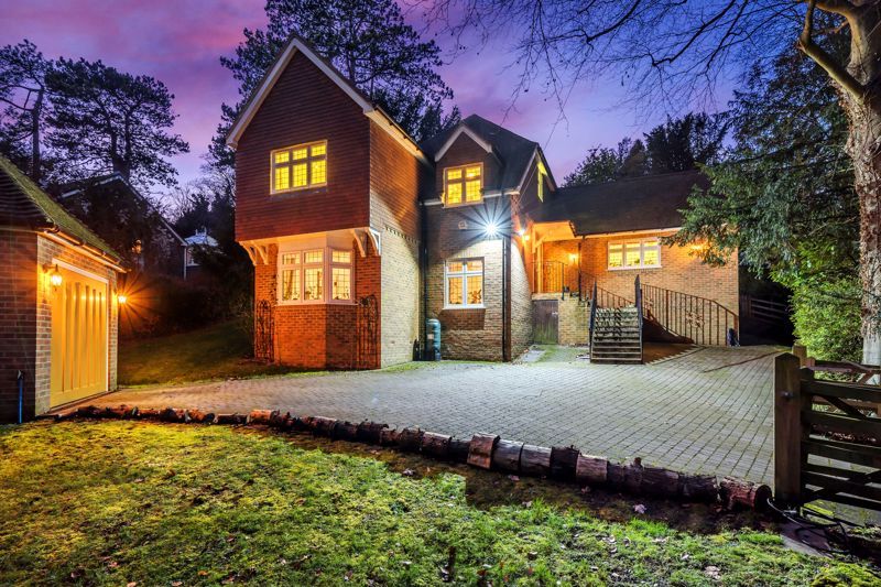 4 bed detached house for sale in Welcomes Road, Kenley CR8 - Zoopla