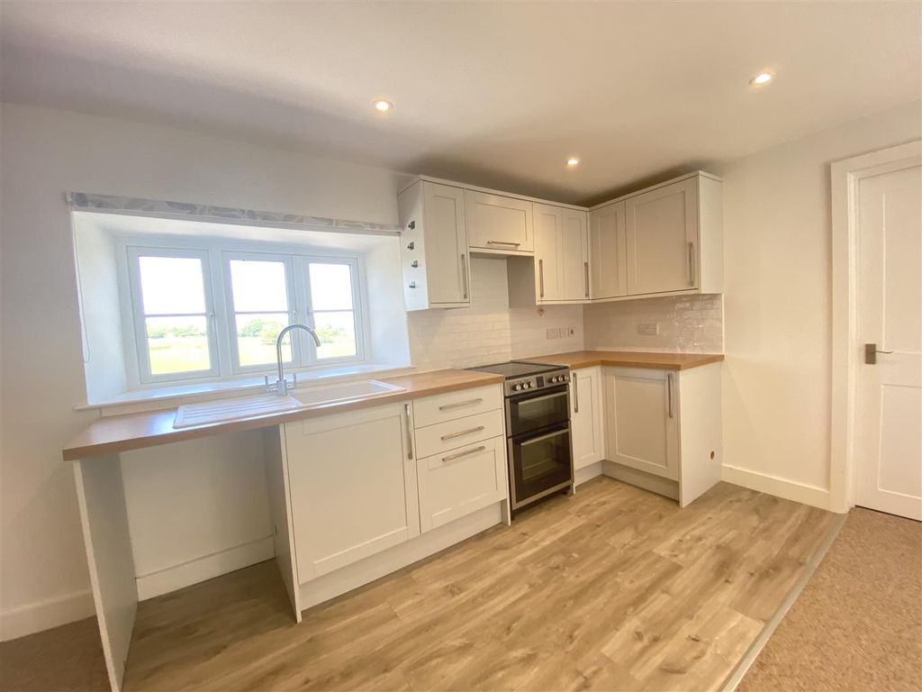 2 bed flat to rent in The Three Elms, North Wootton, Sherborne DT9, £ ...