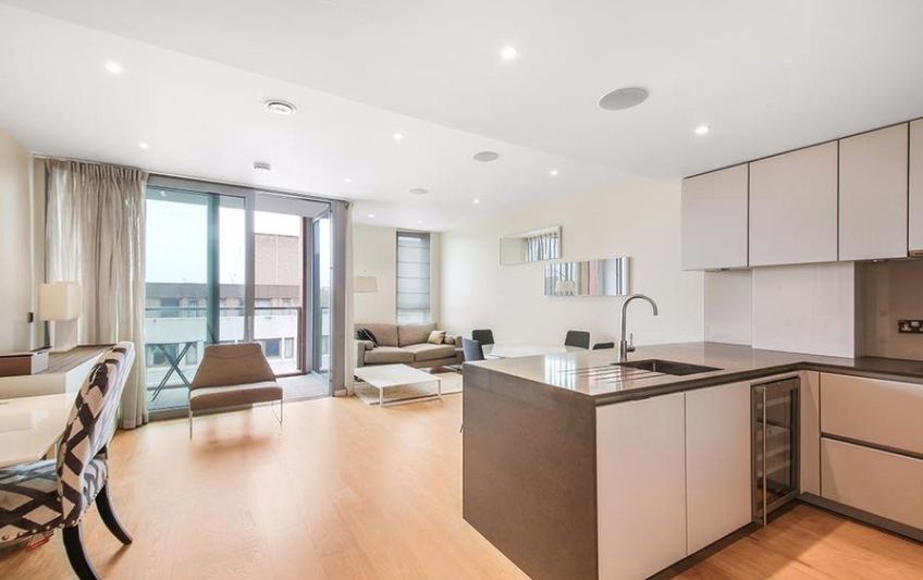 2 bed flat to rent in Wellington House, Buckingham Gate, St James Park ...