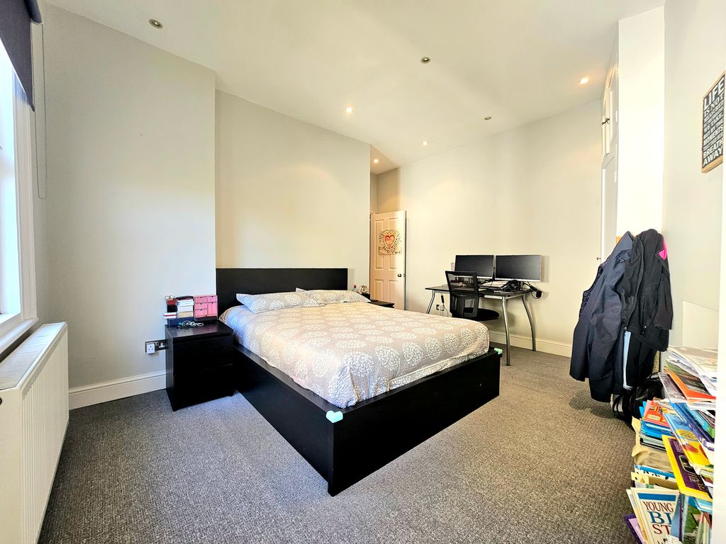 3 bed maisonette to rent in Brandlehow Road, London SW15, £3,000 pcm ...