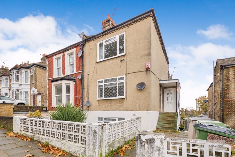 1 bed flat to rent in Chestnut Rise, London SE18, £1,400 pcm - Zoopla