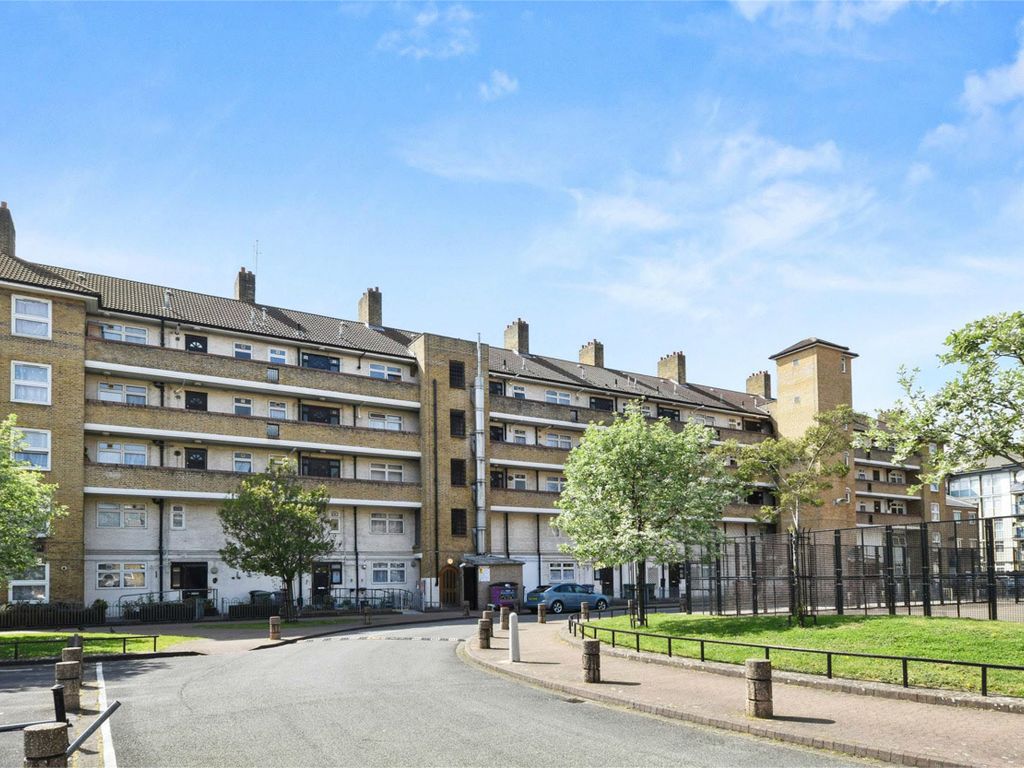 2 bed flat to rent in Ponsonby House, Bishops Way, London E2, £1,875 ...