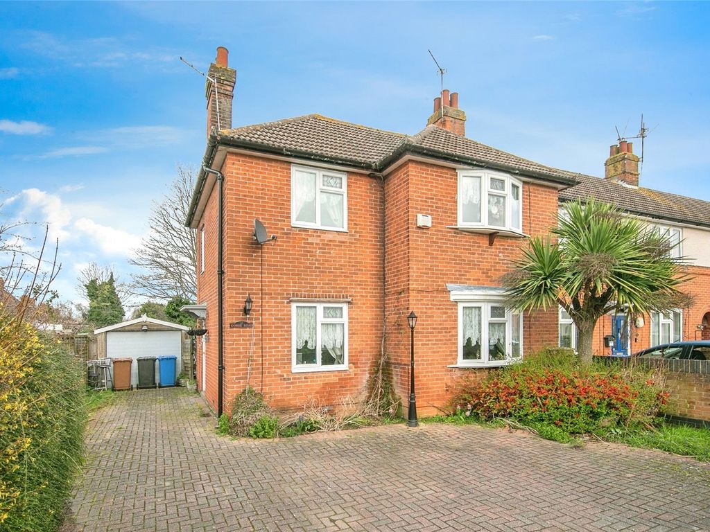 3 Bed Semi Detached House For Sale In Gorse Road Ipswich Suffolk Ip3
