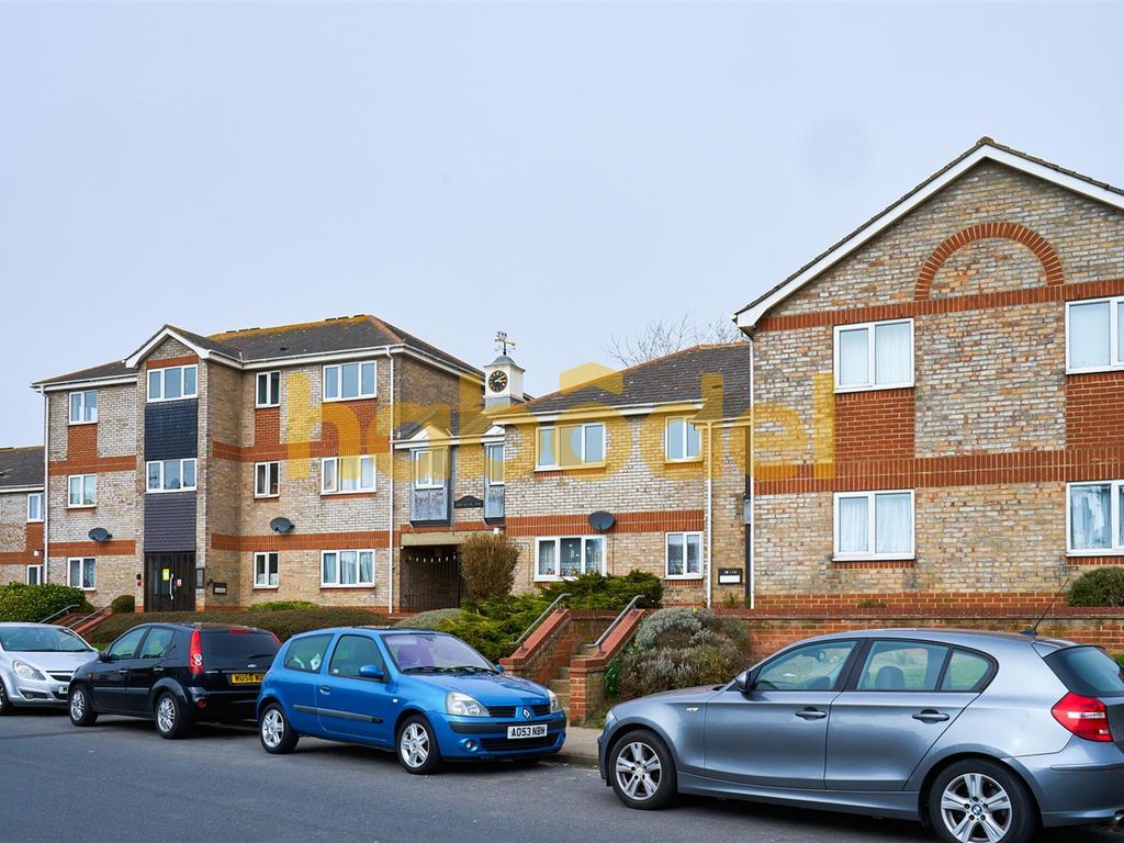 1 Bed Flat To Rent In Crown Meadow Court Love Road Lowestoft Nr32 £