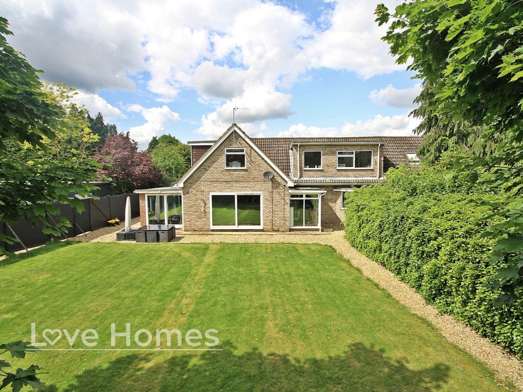 6 Bed Detached House For Sale In Ampthill Road Flitwick Bedford Mk45