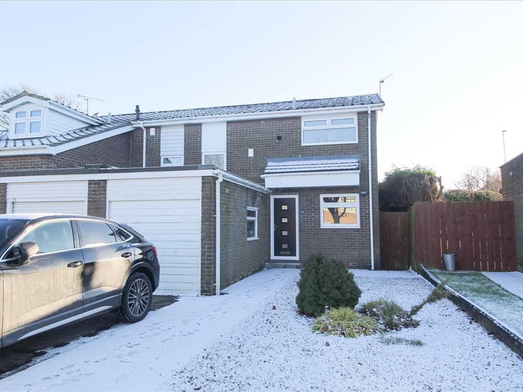 2 Bed Semi Detached House For Sale In Romsey Close Parkside Glade