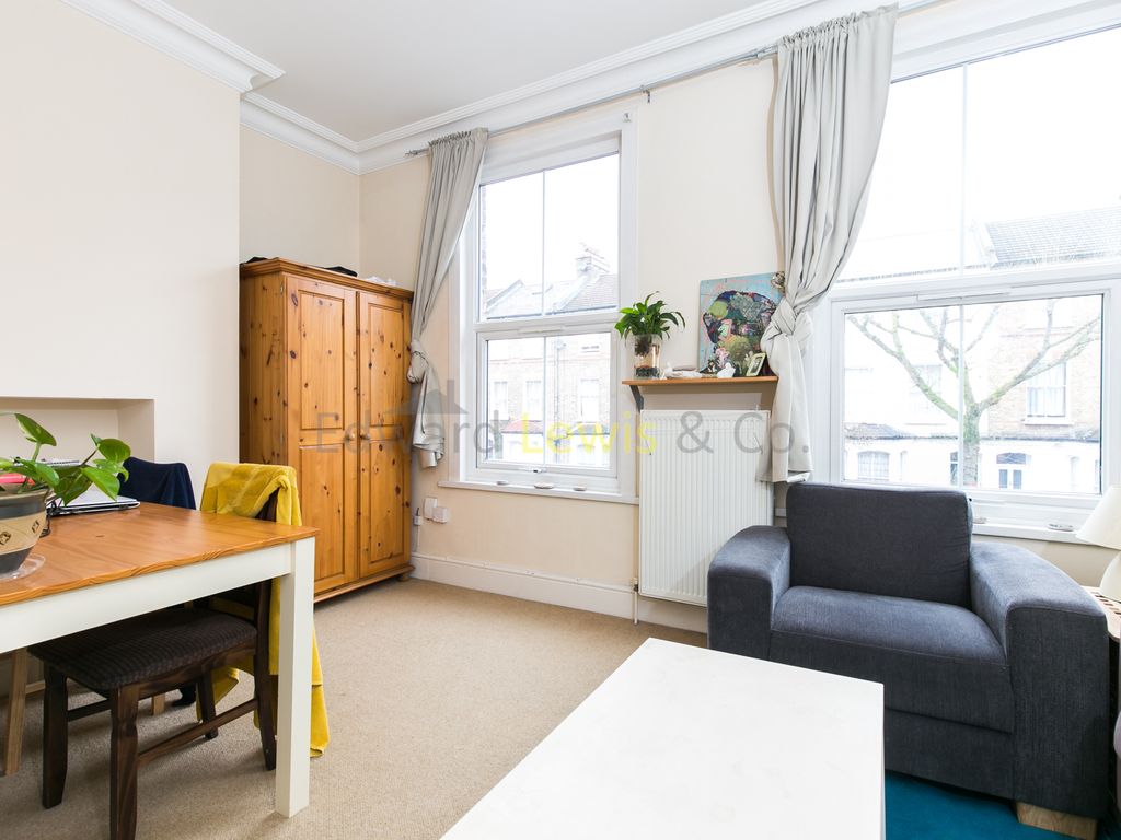 1 bed flat to rent in Roden Street, London N7, £1,625 pcm - Zoopla