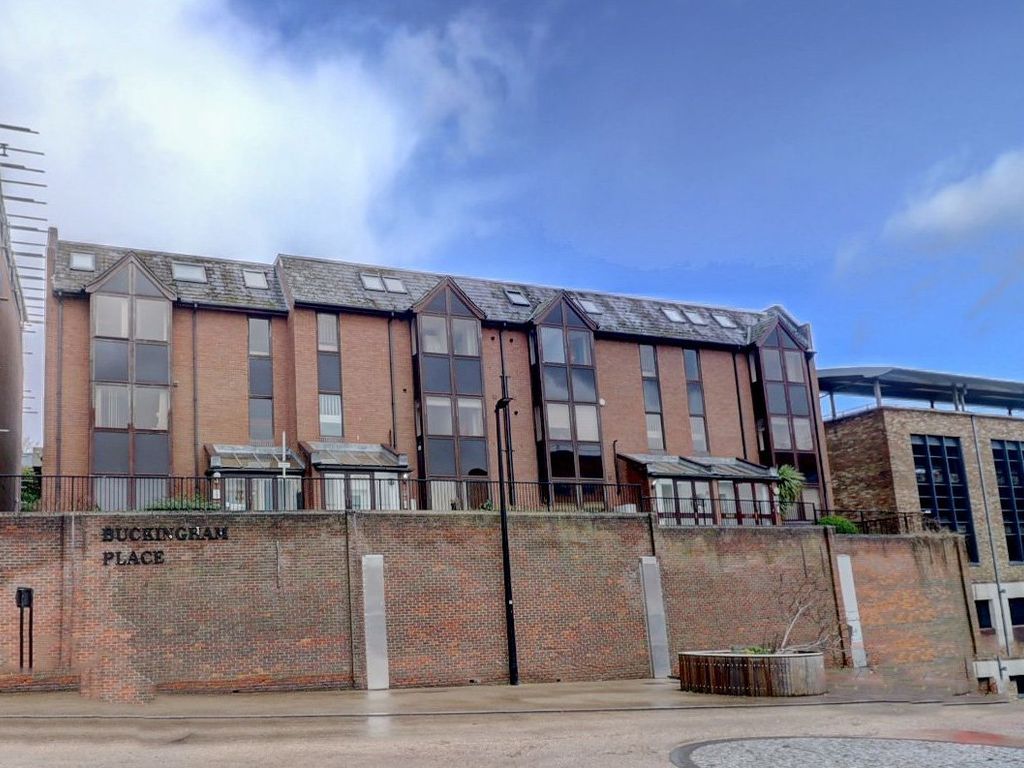 1 bed flat for sale in Buckingham Place, Bellfield Road, High Wycombe ...