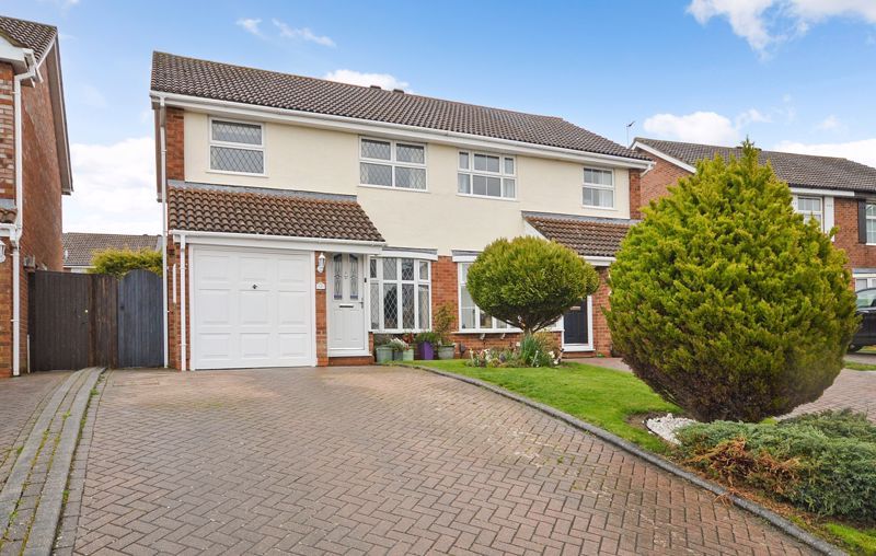 3 bed semi-detached house for sale in Thorp Close, Aylesbury HP21, £ ...