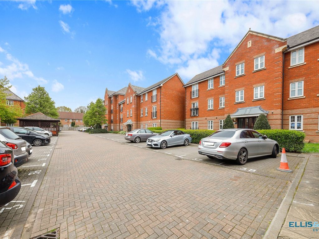 2 bed flat for sale in Shillingford Close, London NW7 - Zoopla