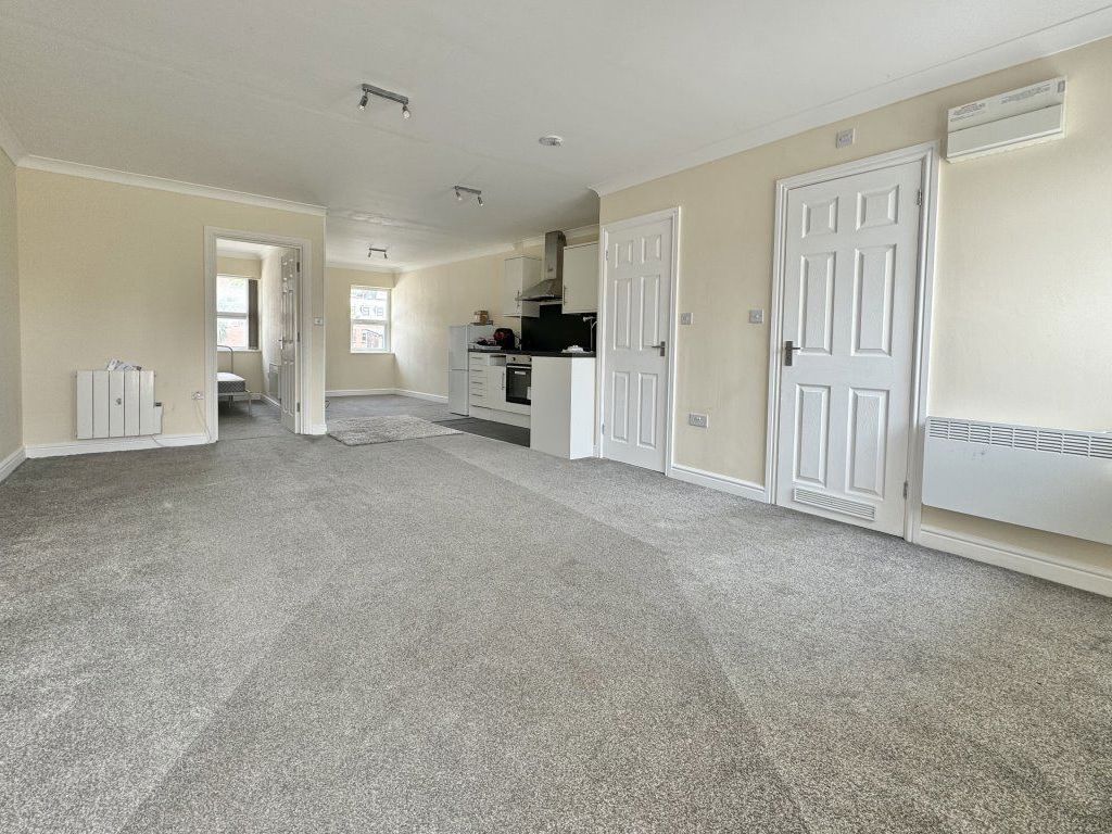 1 bed flat to rent in Herschel Street, Slough SL1, £1,150 pcm - Zoopla